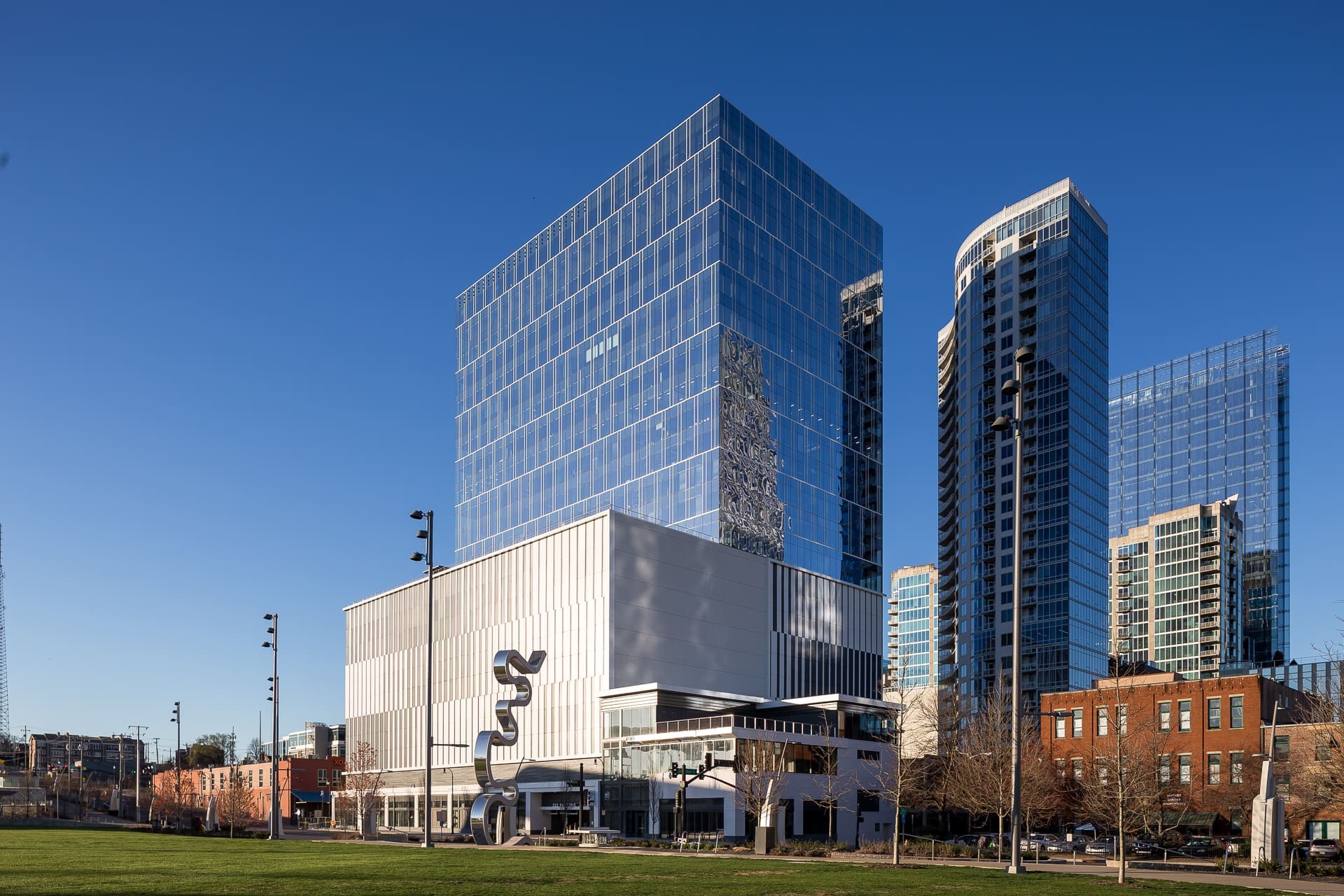 222 2nd Avenue South, Office Tower | Commercial Architecture Photography